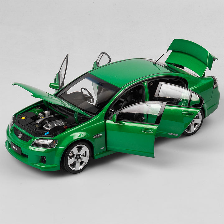 1:18 Holden VE Commodore SS V - Atomic Green – Authentic Collectables